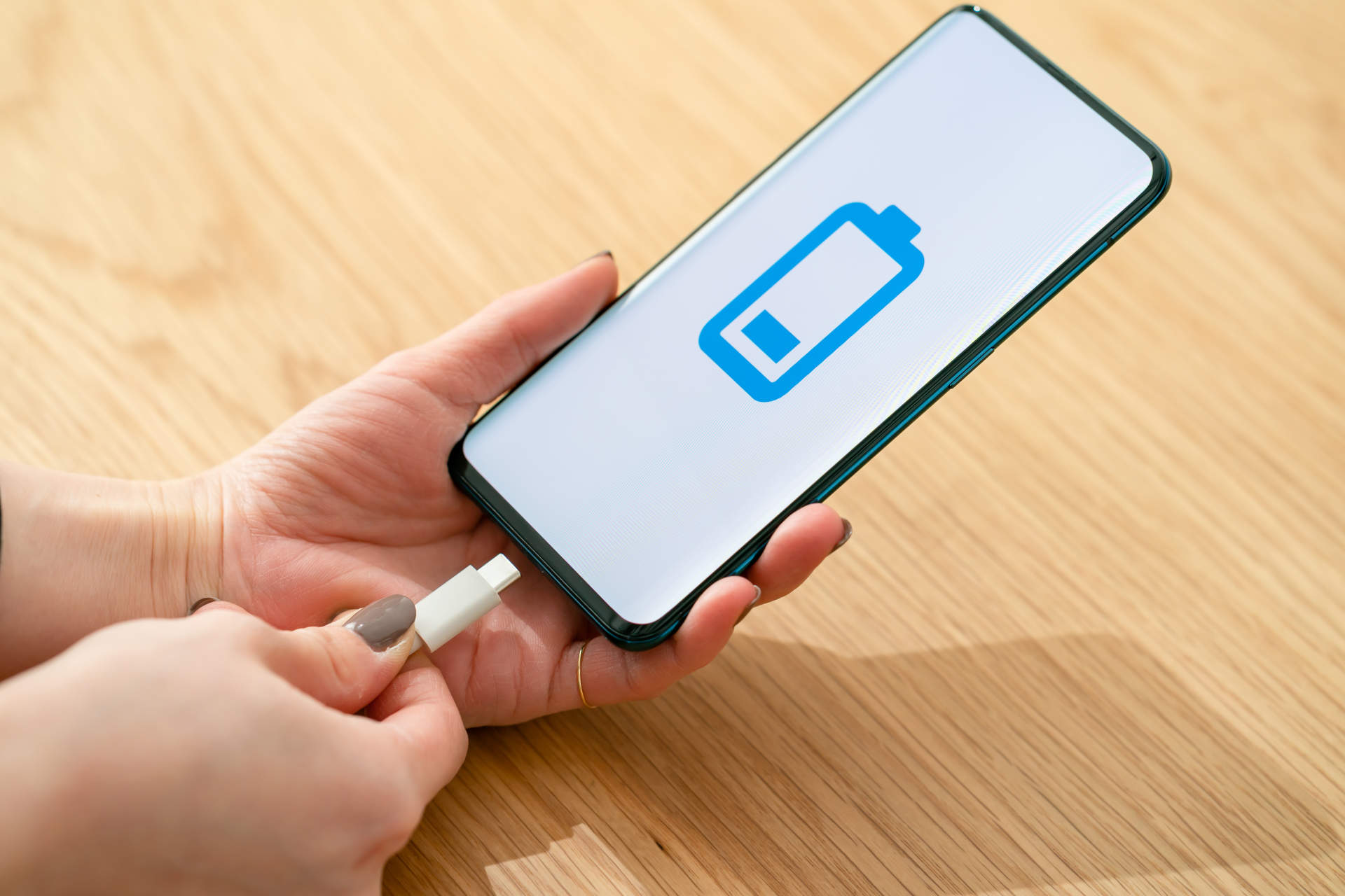 Smartphone Akku laden - das gilt es zu beachten